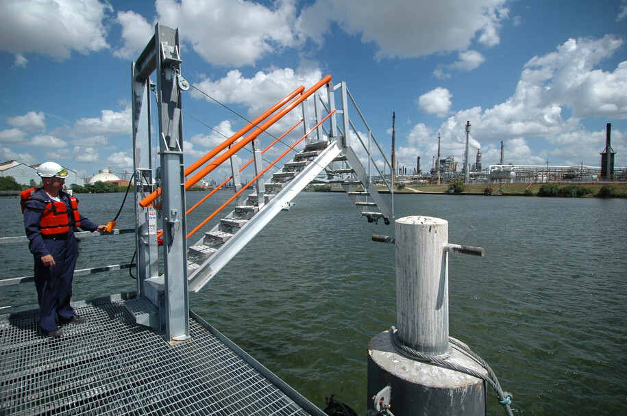 Barge, Ship and Marina Style Access Gangways | SafeRack